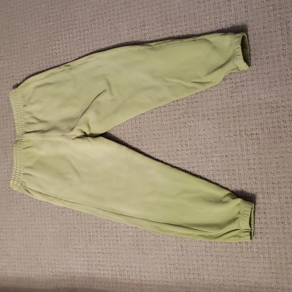 TNA | Pants & Jumpsuits | Aritzia Cozy Af Boyfriend Fleece Sweatpants ...